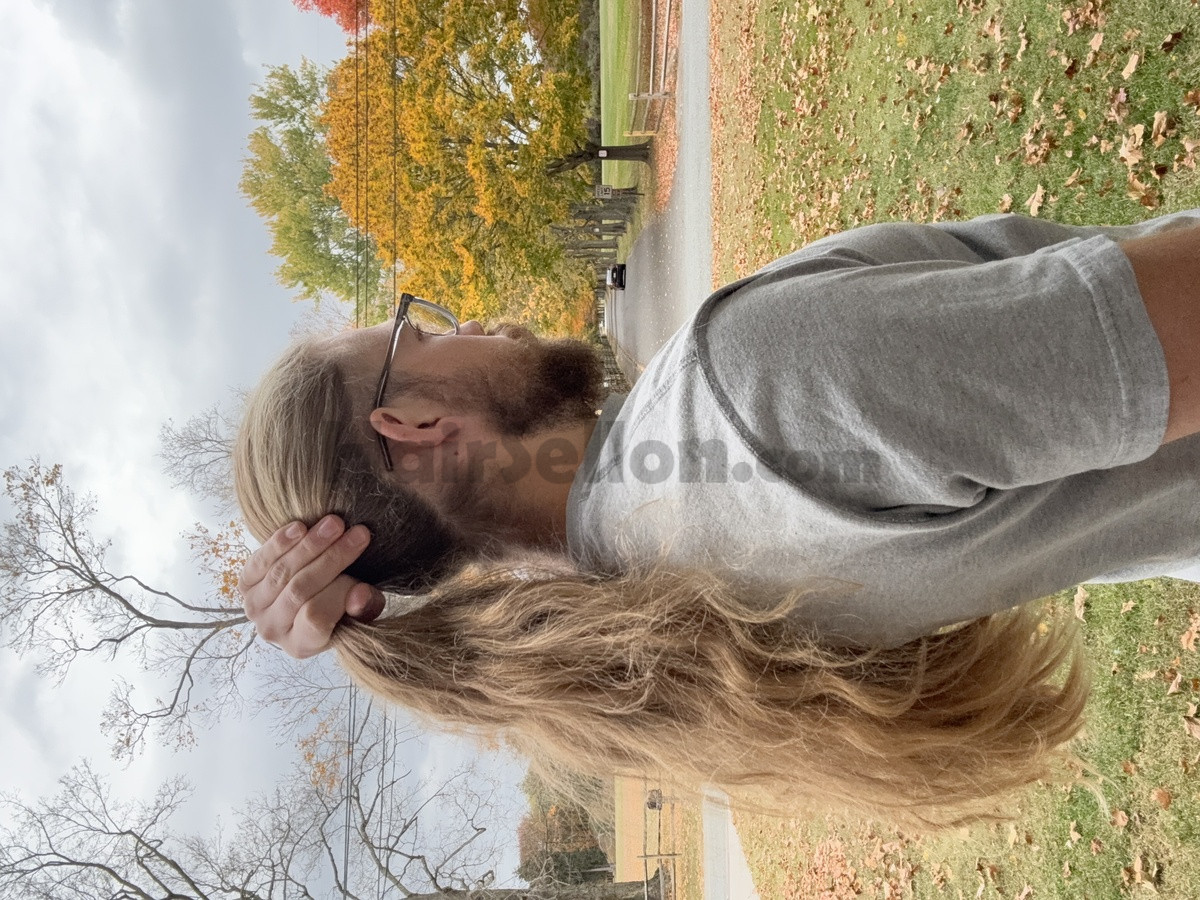 Virgin, natural thick wavy blonde hair with golden undertones (Type 2B ...