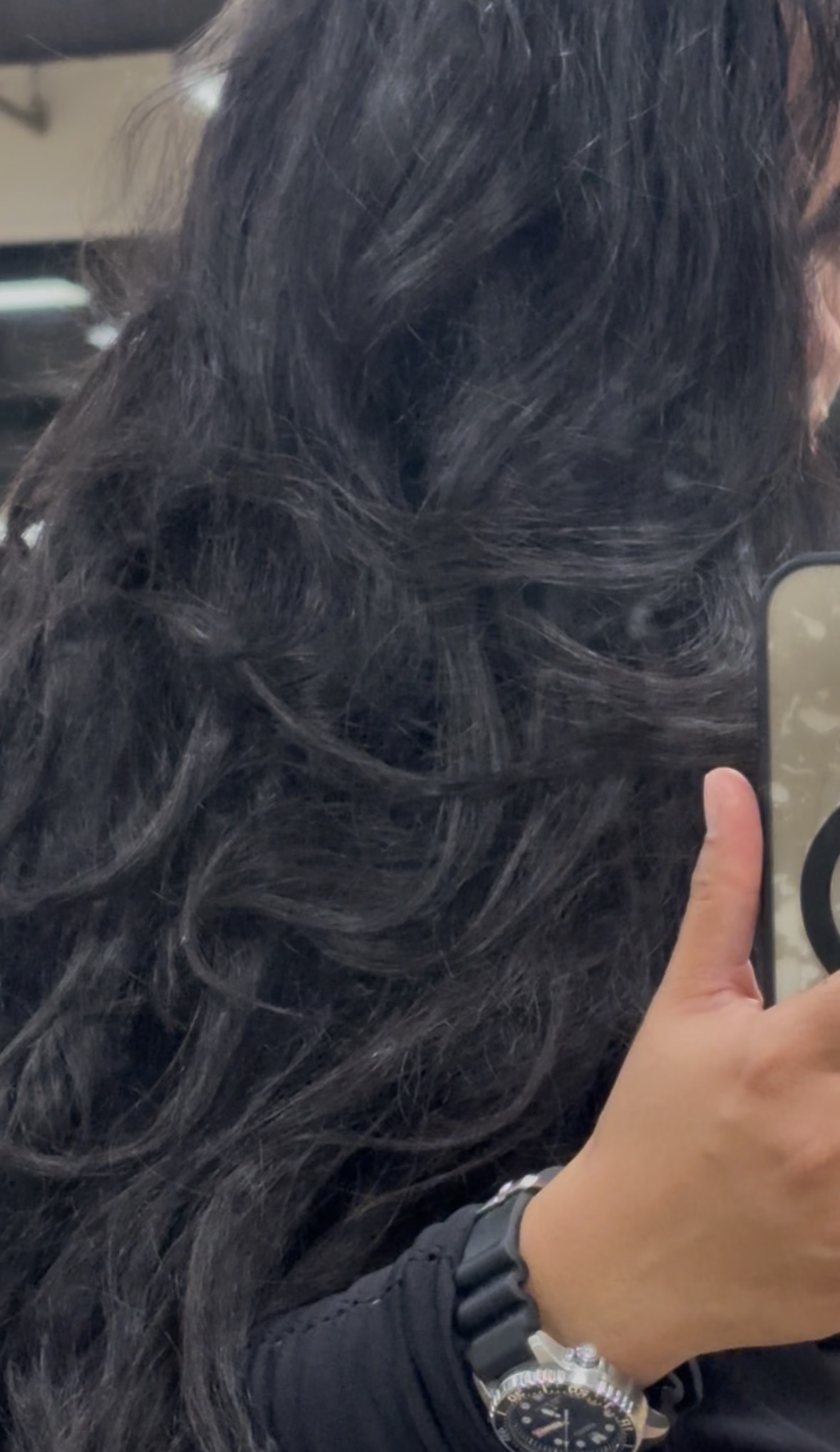 Filipino natural layered hair 20in, black and stays wavy, hair is ...
